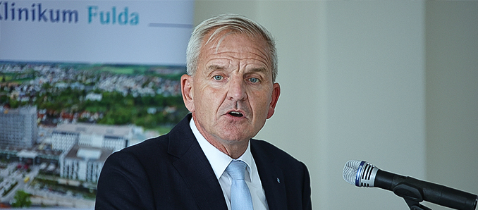 Dr. Menzel bleibt Klinikums-Vorstand